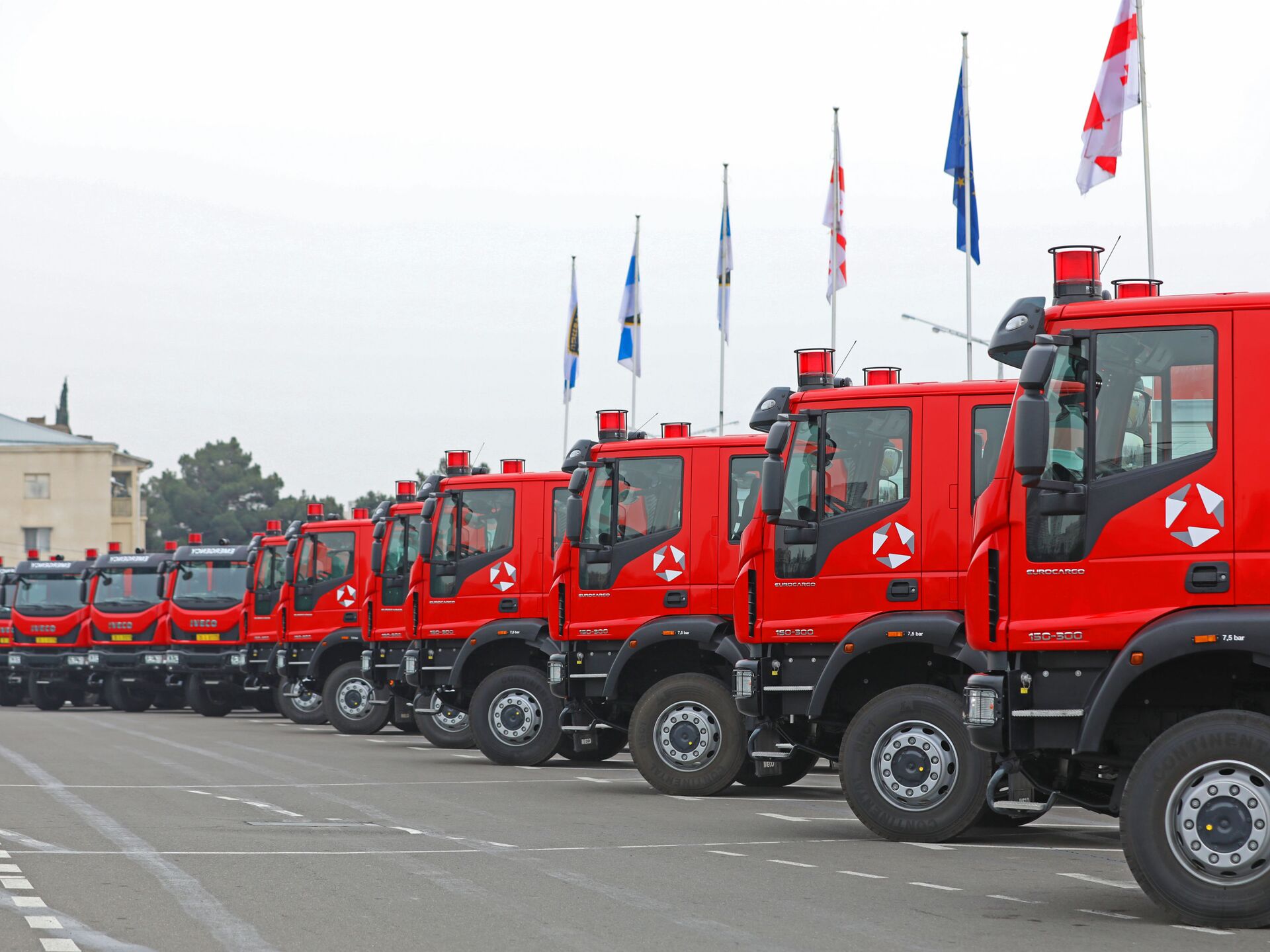 ამერიკამ შსს-ს სახანძრო და საკომუნიკაციო აღჭურვილობა გადასცა - 16.01. ...