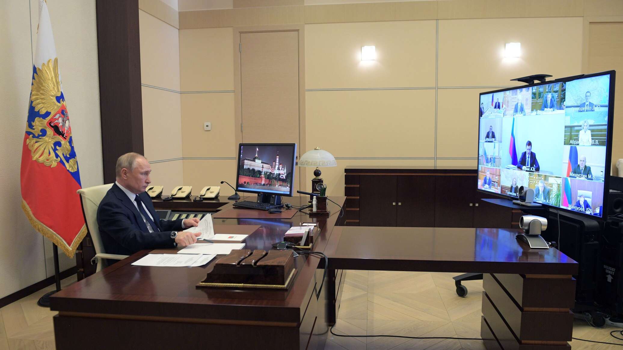 პუტინი ირანთან რკინიგზის მშენებლობაზე ხელმოწერის ცერემონიას ონლაინ ...